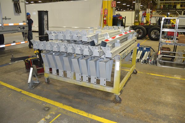 Rear Underride Guard Now Available on Dry Van Trailers > Stoughton Trailers